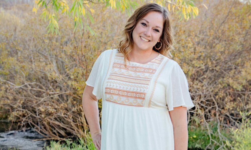 Hidden Gems: Meet Lisa Wayment of Wayment Logos & Web Design - Voyage ...