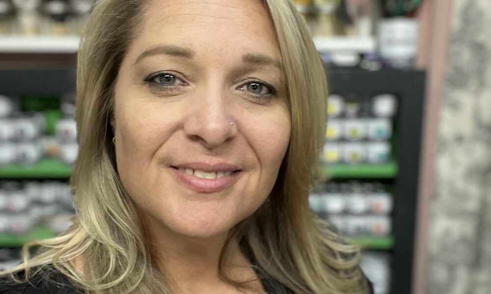 Rising Stars: Meet Jennifer Hawkins of Saint George – Voyage Utah Magazine