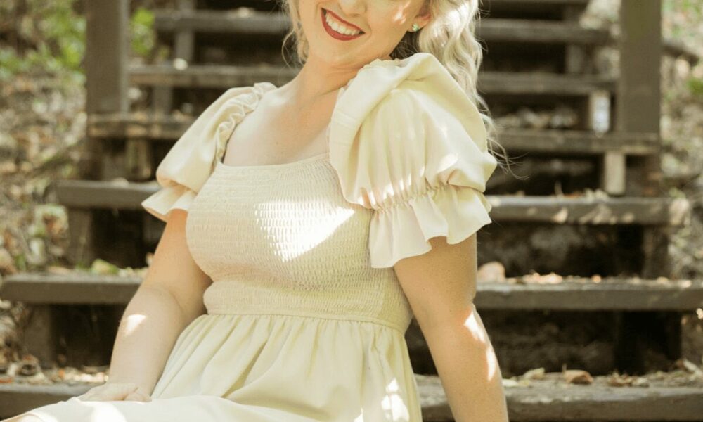 Meet Janelle Wiser of Sparkles & Gowns - Voyage Utah Magazine